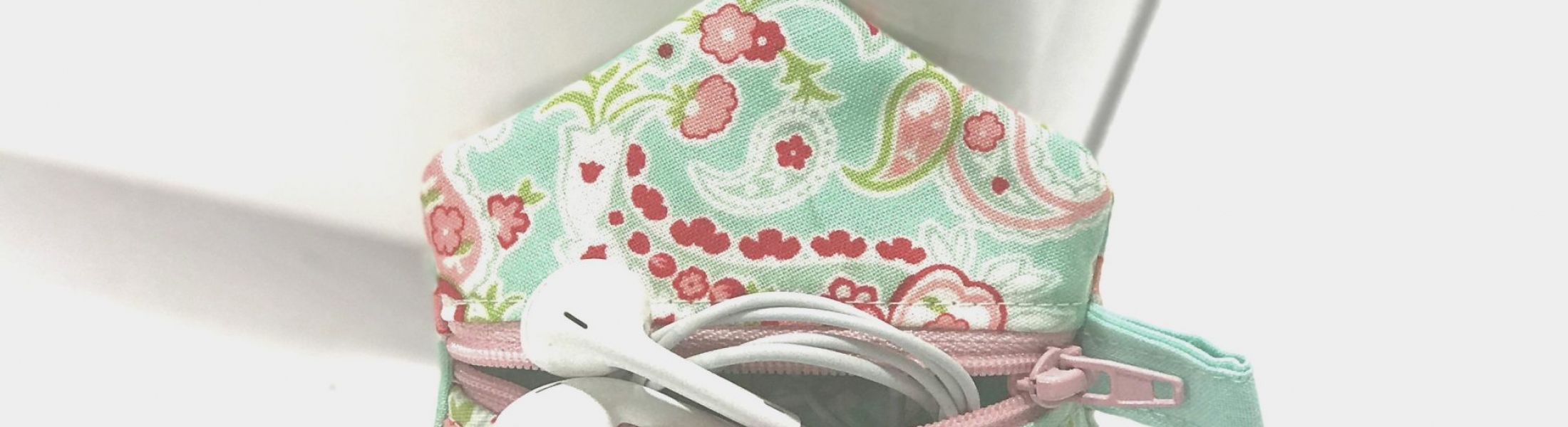 Zipped Earbuds Pouch – HomeMade